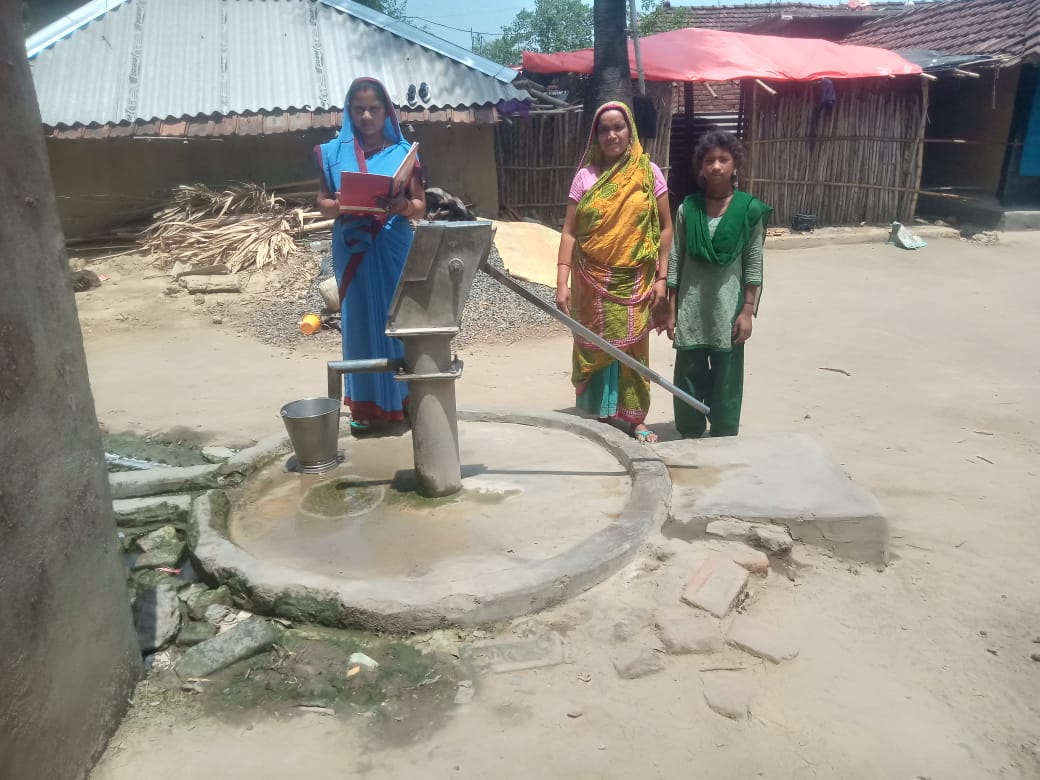 जल जीवन मिशन अंतर्गत जलसहियाओं द्वारा झार- जल ऐप के माध्यम से चापाकलो ...